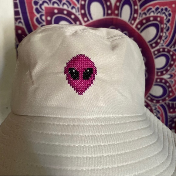 Accessories | Alien Hat Hand Stitched Polyester Hat Crown Measurement ...
